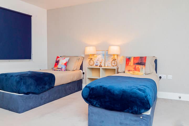 Work-ready 2br Apt- Free Parking & Superfast Wi-fi - Southampton