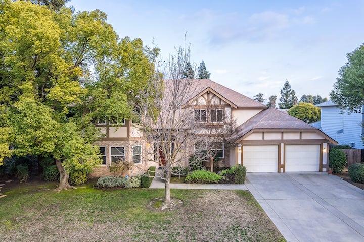 Enchanting Spacious Home In Clovis/fresno - Fresno, CA