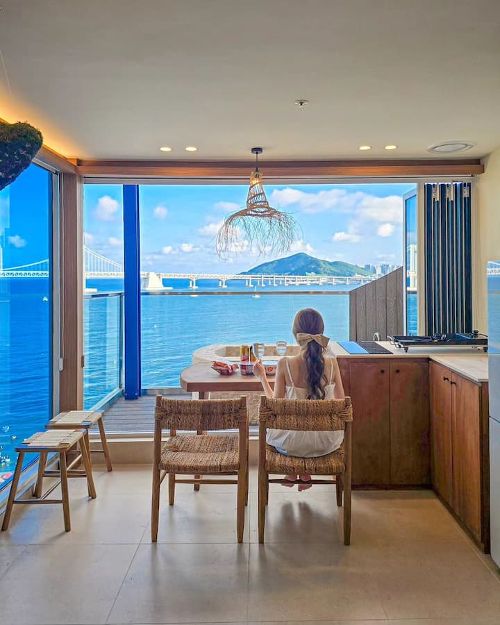 광안대교뷰)15평/기준2인/방1칸/퀸1개/고요1004 - Busan