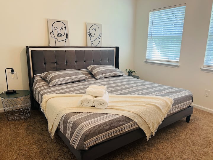 Newly Furnished Master Bedroom Near Fuse - Gastonia, NC