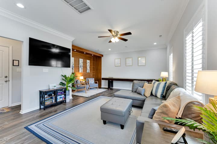 Family Friendly Oasis-3 Br, + Short Walk To Beach! - Norfolk, VA