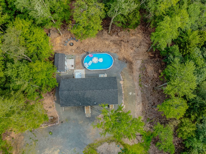 Rustic Private Ranch W/ Saltwater Pool & Hot Tub! - Pocono Mountains, PA