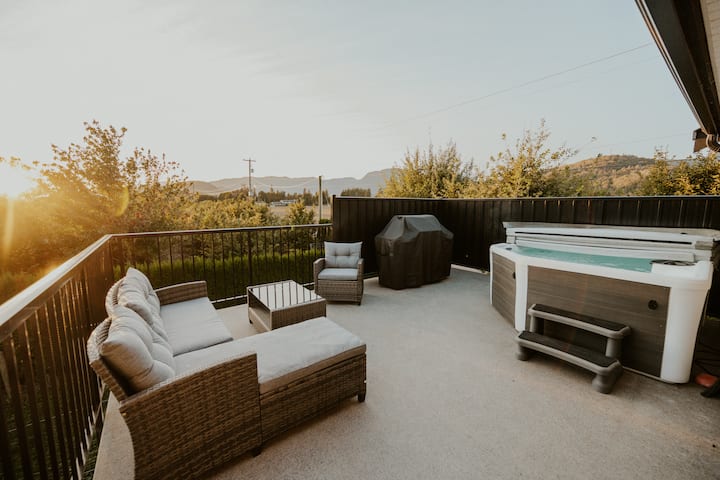 Hillside View -Private Hot Tub, Deck, Full Kitchen - 哈里遜溫泉