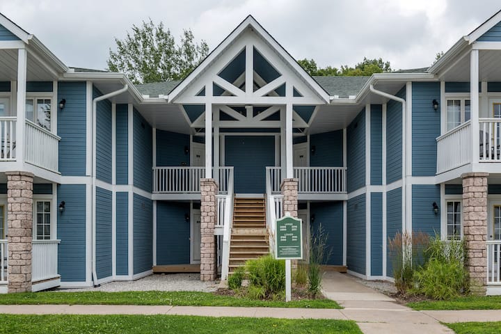 Luxury 1bd Apartment In Heart Of Horseshoe Valley. - Horseshoe Valley