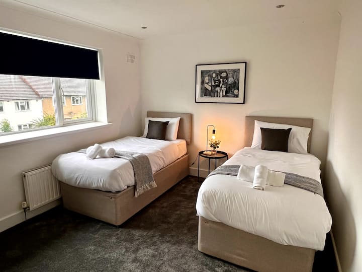 Newly Refurbished |Contractors |Families - Kenilworth