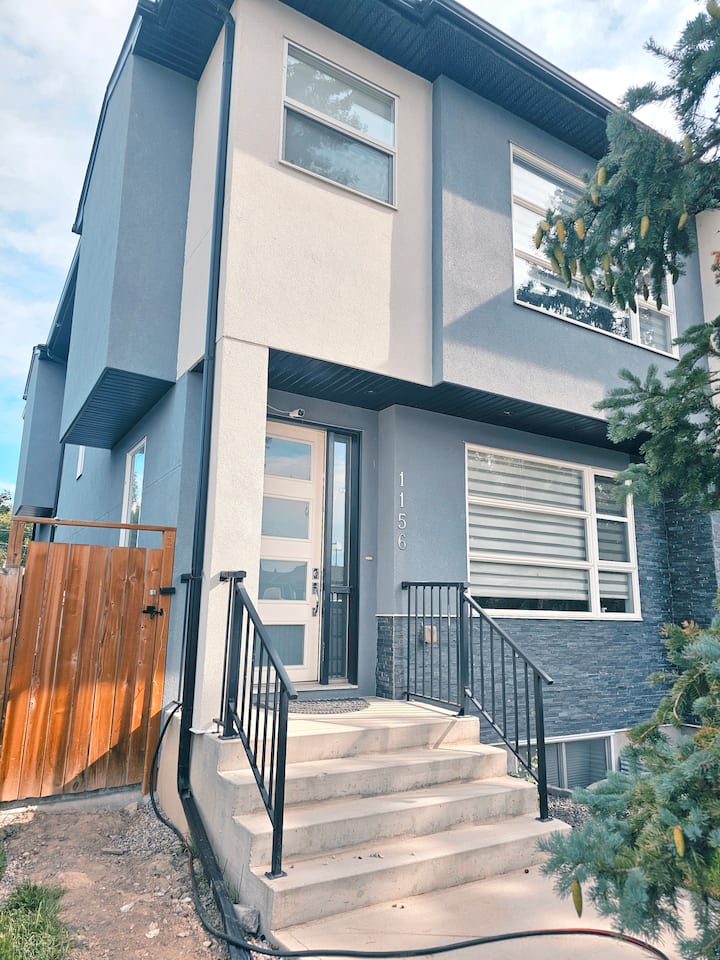 Beautiful Basement Suite-keyless-separate Entrance - Wilder Institute/Calgary Zoo