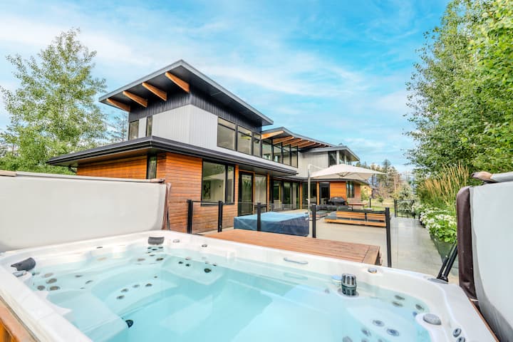 Mountain View Estate | Hot Tub, Bbq | - 因弗米爾