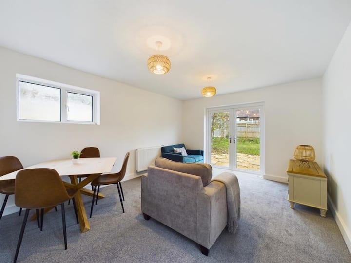 The White Bungalow - Northampton
