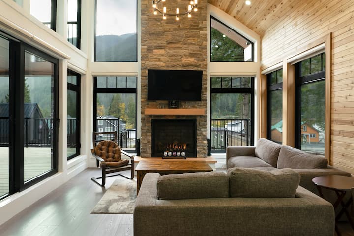 Sunshine Luxe Villa - Sunshine Valley, BC