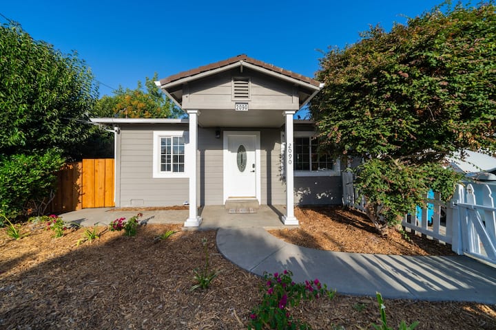 Remodeled Modern Home In Convenient Location - Fremont, CA
