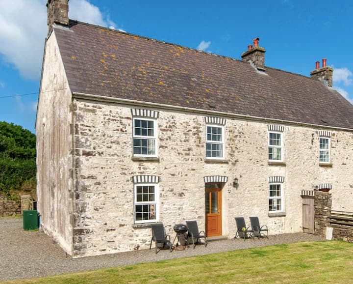 Coastal Farmhouse | Sea Views | Ideal For Groups - Little Haven
