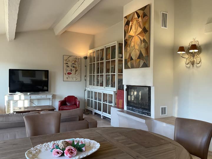 Chambre Suite
 2 Pers Vue Lourmarin ! - Lourmarin