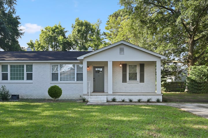 Charming Cottage In Charleston - Charleston, SC