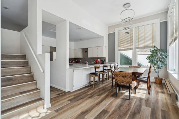 The Vintage Vegas Loft At The Carrick Hotel - Bisbee, AZ
