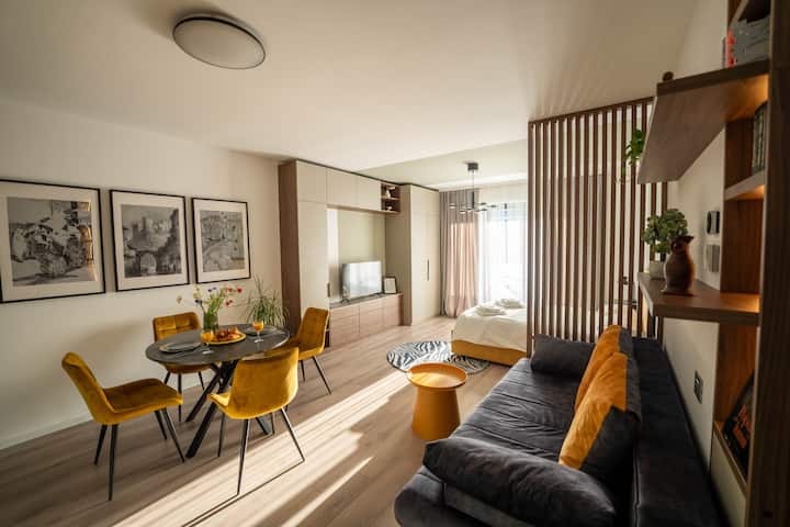Designer Apartment W/ Parking Near Parks & Transit - クルジュ=ナポカ