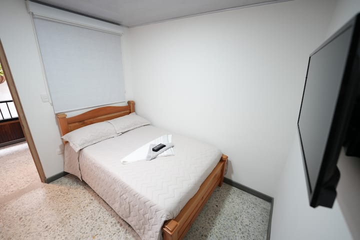 Habitación Para Pareja+wifi A 10 Min De Aeropuerto - Pereira, Colombia