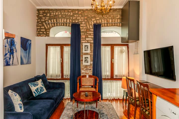 Chic Galata Retreat | Designer Touch+wi-fi+ac - Beyoğlu