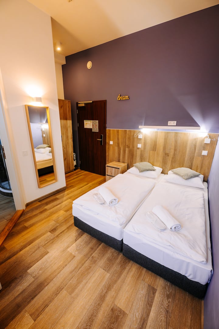 Private Room With Bathroom In Prague Dream Hostel - Prag