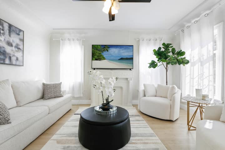 West Hollywood Art Deco - Beverly Hills, CA