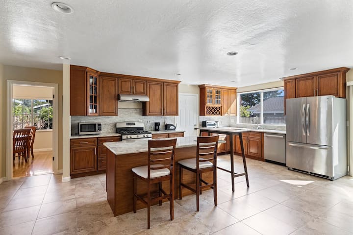 Spacious Bright Oasis - San Mateo, CA
