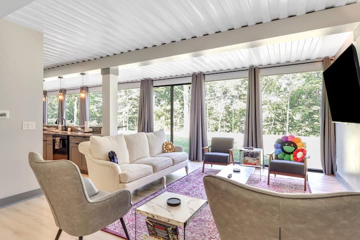 “The Shadowbox” Container Home On The River - Indianapolis, IN