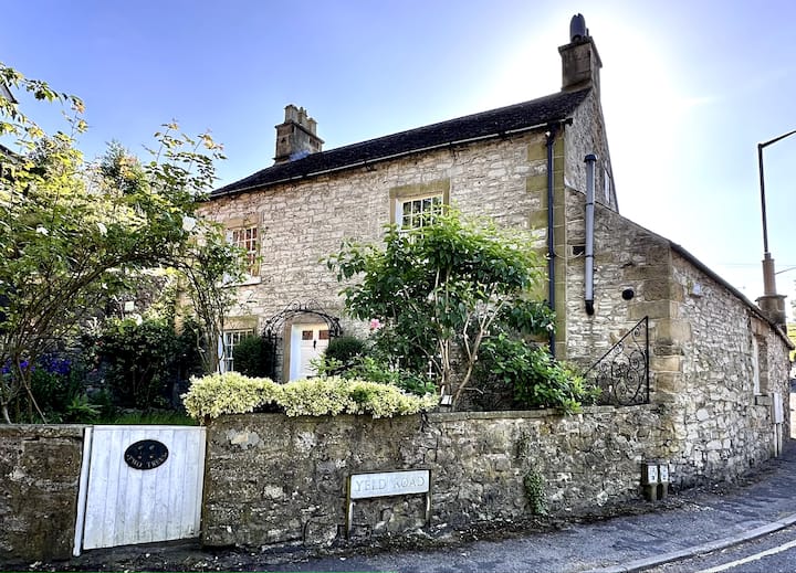 Two Trees Cottage, Bakewell, Grade Ii Listed - Bakewell