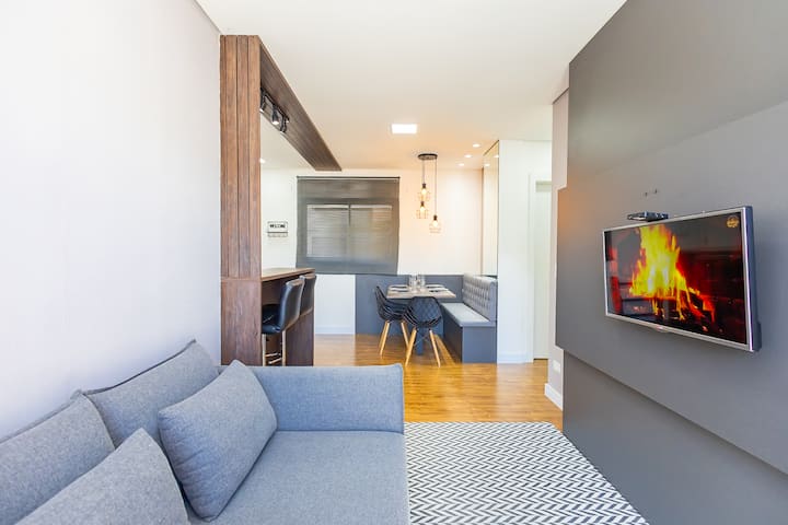 2 Quartos, 2 Banheiros E 2 Garagens - Vila Izabel - Curitiba