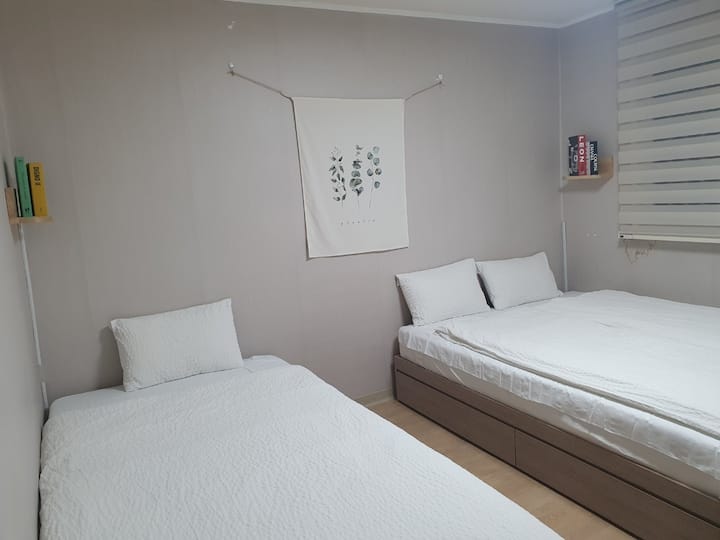 홍대메인거리/홍대입구역 도보1분/2rooms 3beds/wifi,netflix - Séoul