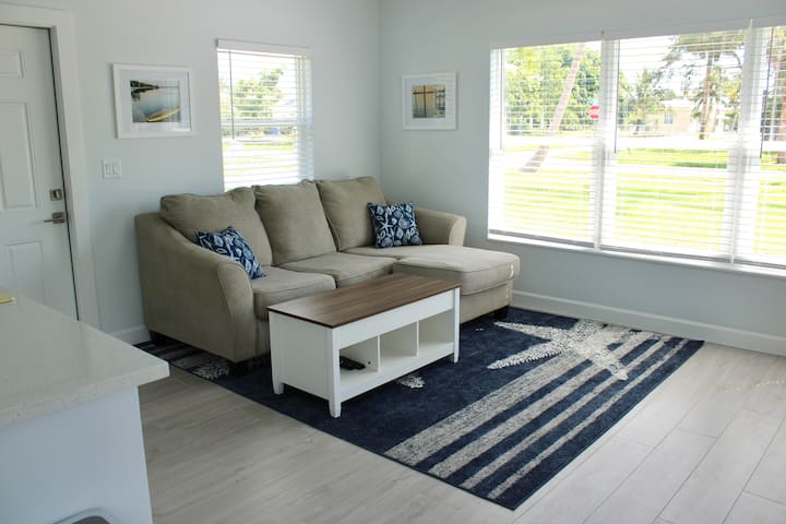 Amazing 2/2 In Zeus Park - 1 Mile To The Beach - The Bahamas