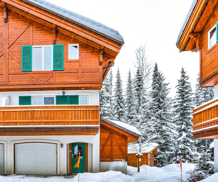 3br Ski Inout Hottub In Village - Sun Peaks Resort, BC