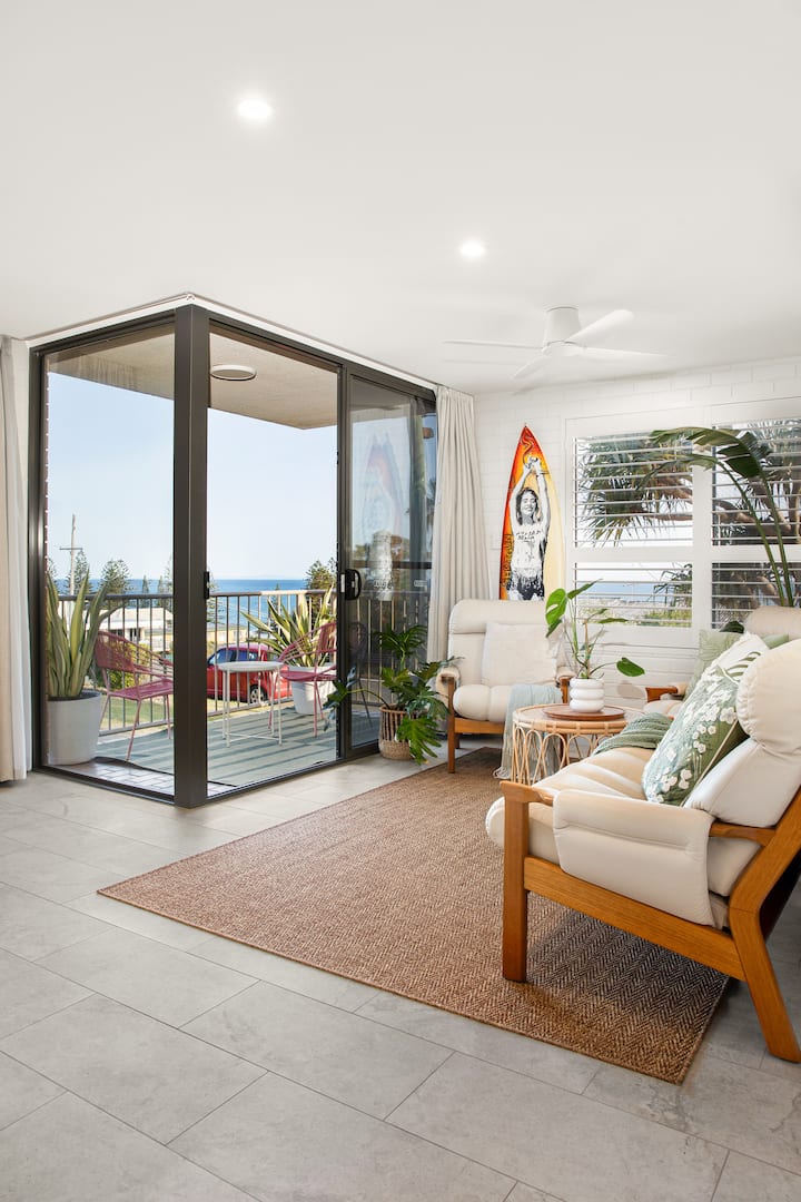 Ocean Views • 2 Min Walk To Kings Beach Pool - Sunshine Coast Queensland, Australia