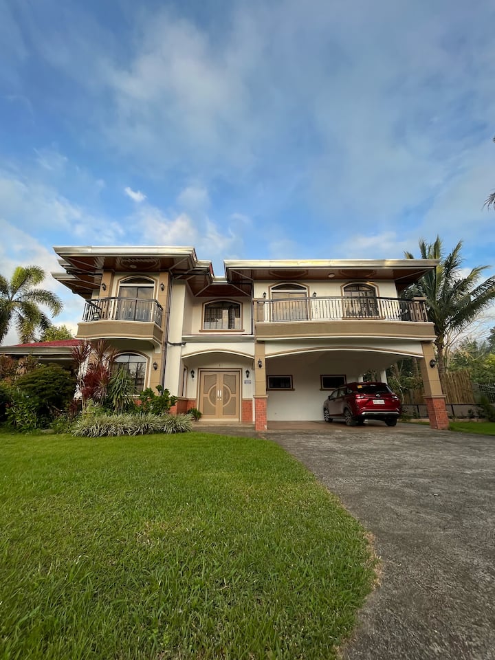 Casa - Melania - Tagaytay