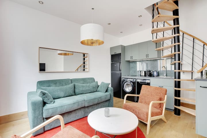 Un Joli Duplex à Montmartre - Paris