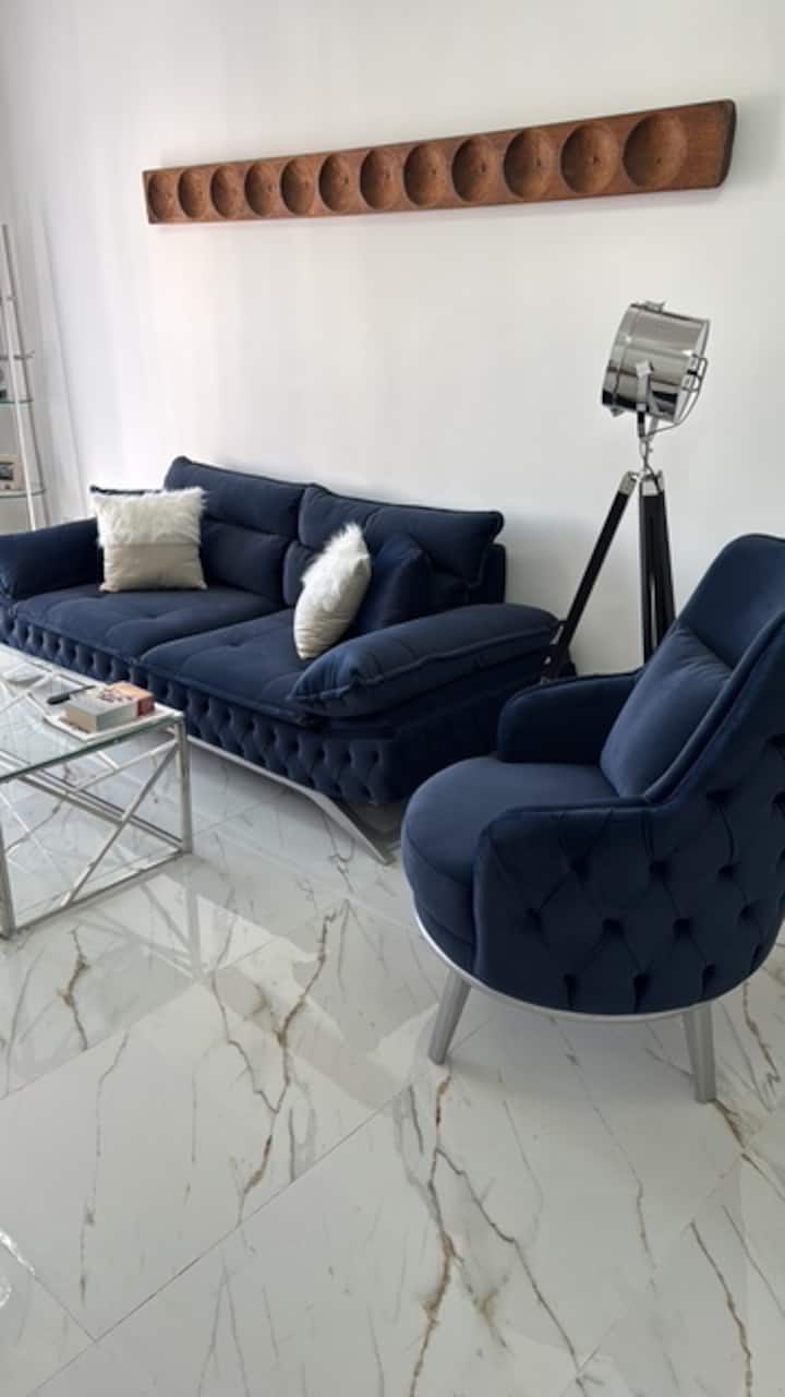 Modern Elegance In The Heart Of Nicosia - Лакатамия