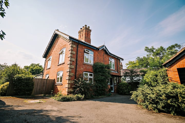 The Coach House/pass The Keys - Horncastle