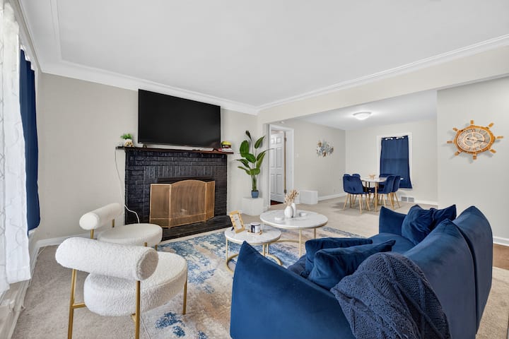 Spacious Stl Retreat • Near Airport & Attractions - Clayton, MO