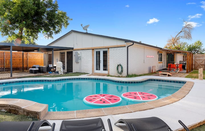 Frisco Art Deco 4br Oasis | Pool + Firepit + Games - The Colony, TX