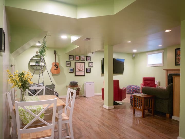 Ballard Rockstar Retreat - Seattle, WA