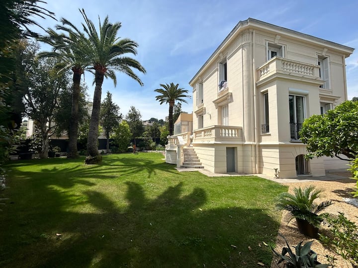 Villa Proche Plage Avec Parc Et Vue Mer - Nice