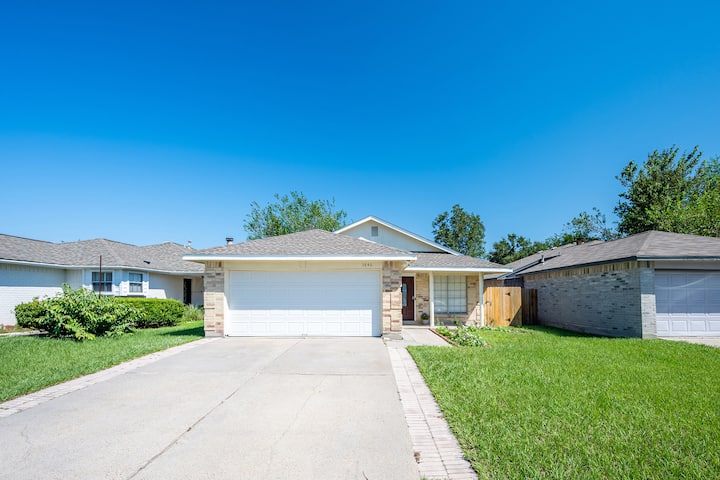 Sunny Home -Lone Star Light - Houston, TX