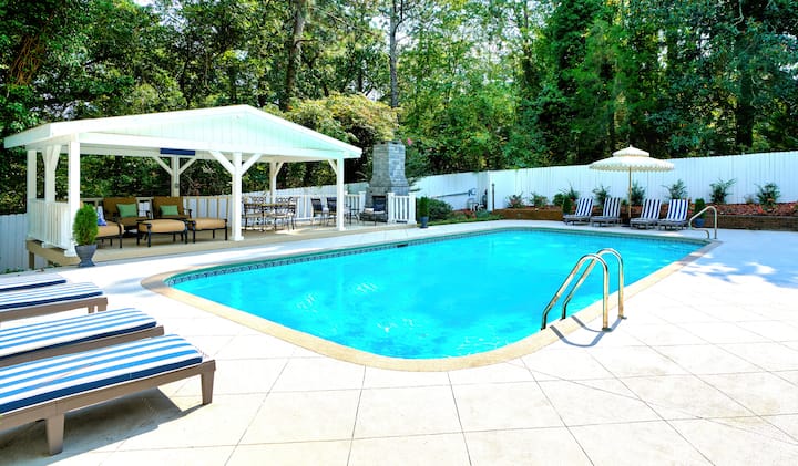 Pool*sleeps 20*stylish*games*close To Everything! - North Carolina