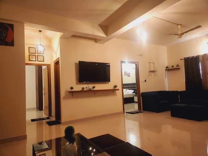 Zoomstay: 6bhk(2 Units Of 3bhk) In Varanasi - ワーラーナシー