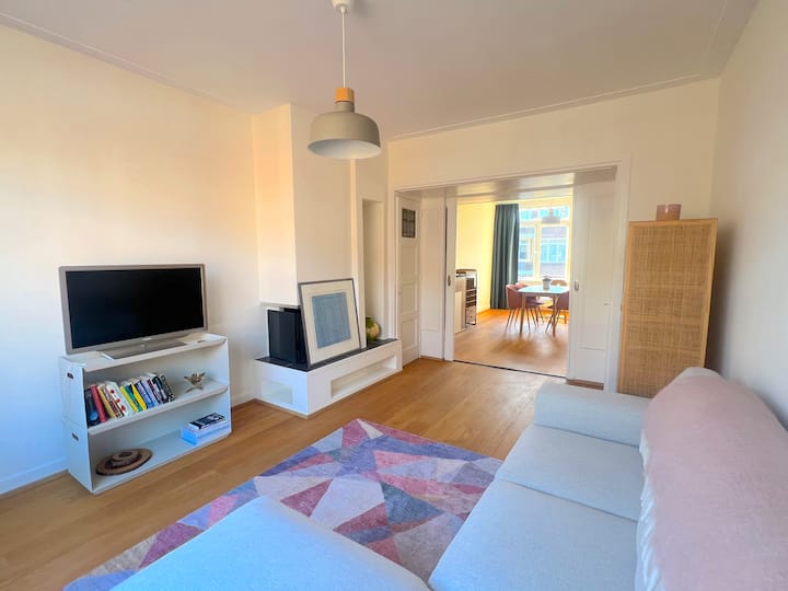 Bright, Newly Renovated Apartment - Rotterdam