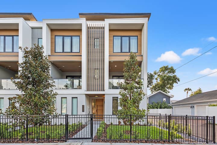 Warm Modern Th In Tampa Heights - Tampa