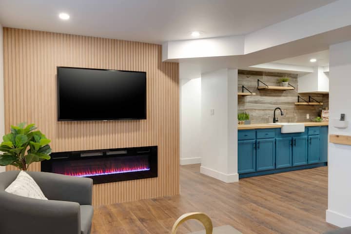 Live In Lovely Lambeth; Lower Apartment - London, Ontario