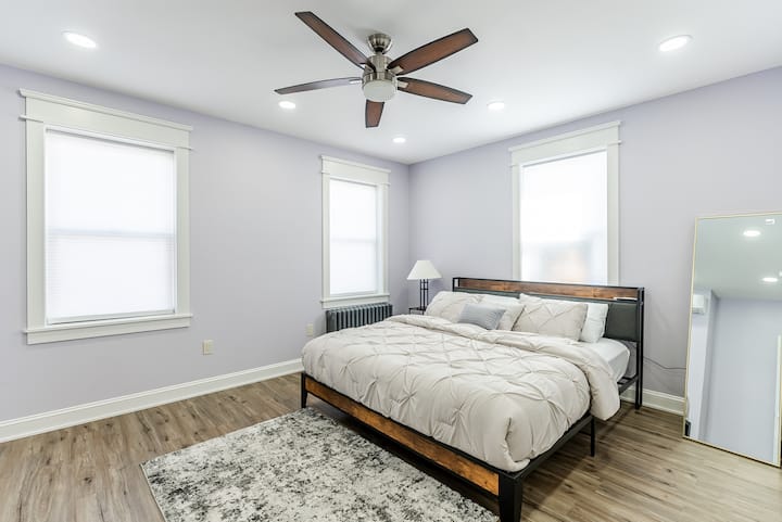 Modern 3br 1ba Top Floor Apt - Near Center City - Adventure Aquarium, Camden