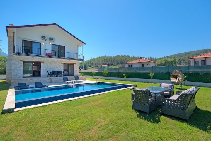 Luxury Stone Villa With Child Pool & Large Garden - Göcek