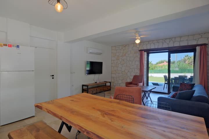 Luxury Stone Villa With Child Pool & Large Garden - Göcek