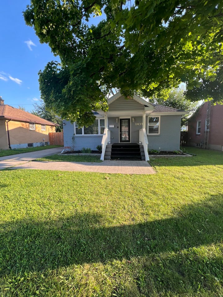 Entire Home In Windsor, Canada - 윈저