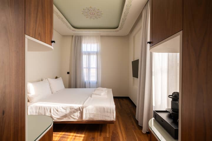 Hibiscus Of Bouquet Luxury Rooms - Chania